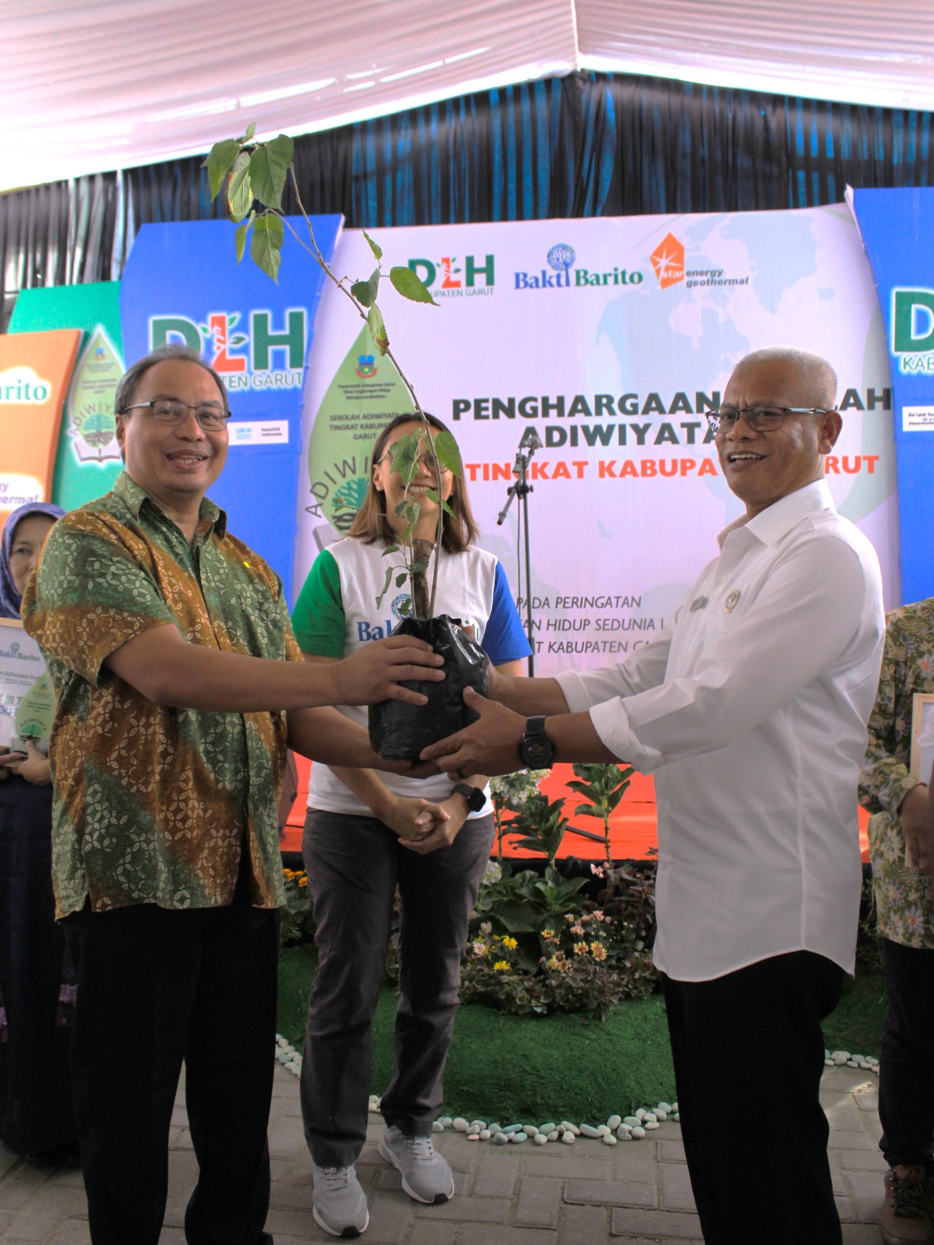 DLH Garut Gelar Penghargaan Sekolah Adiwiyata 2024- Waspira News Berita